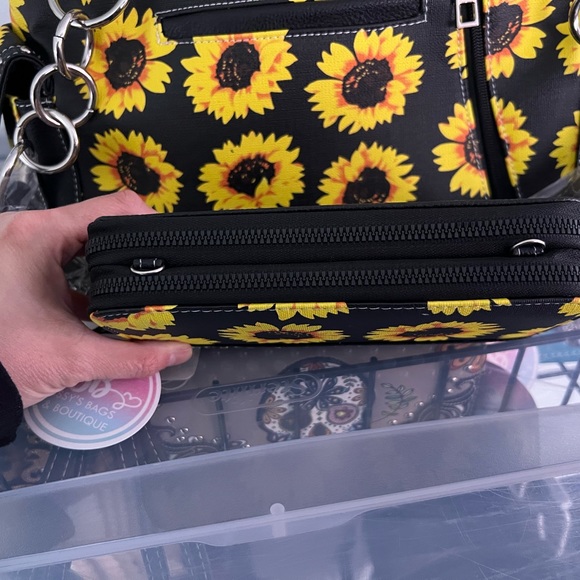Bags | New Concealed Carry Sunflowers Shoulder Bag Purse And Wallet ...